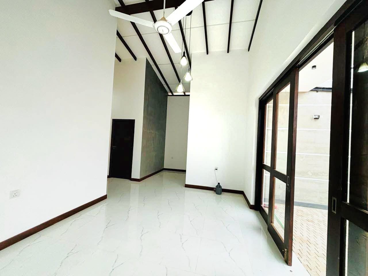 Newly Build Single Story House For Sale In Galwarusawa Road Athurugirya ...