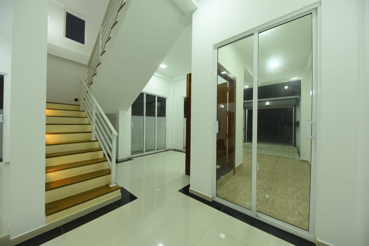 Newly Build Luxury Three Story House For Sale In Malabe TOWN. – S ...